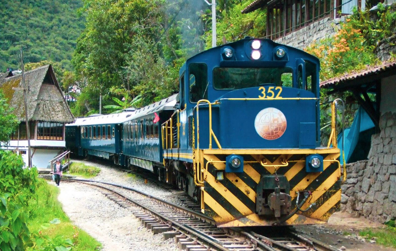 Tren local a Machu Picchu - Desde S/ 24 ida y vuelta - Machu Picchu MP Tren local a Machu Picchu - Desde S/ 24 ida y vuelta - Machu Picchu MP
